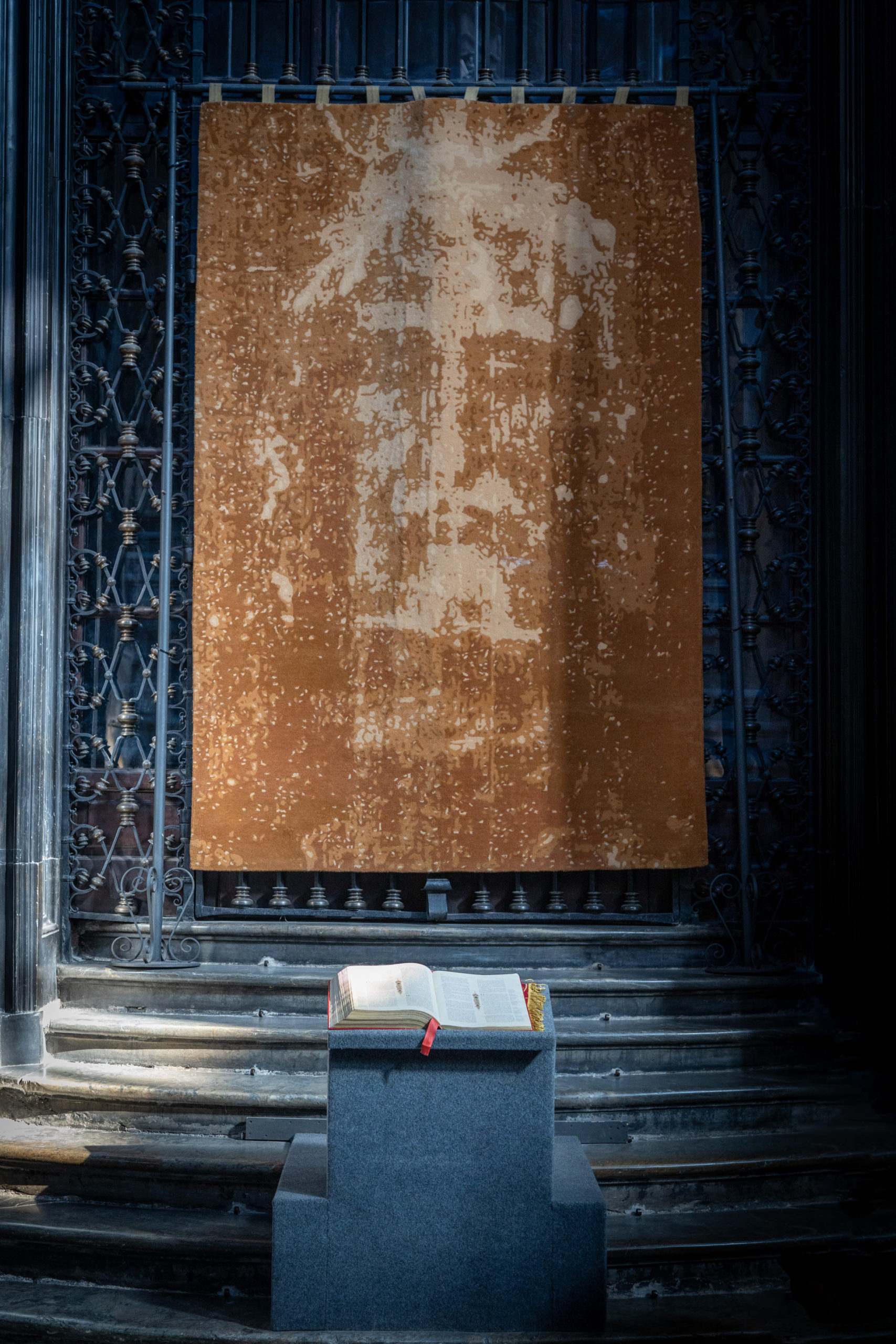 Visiting the Turin Shroud – Robb Sutherland